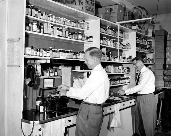 Armour Drug Store - Kingsport Public Library and Archives